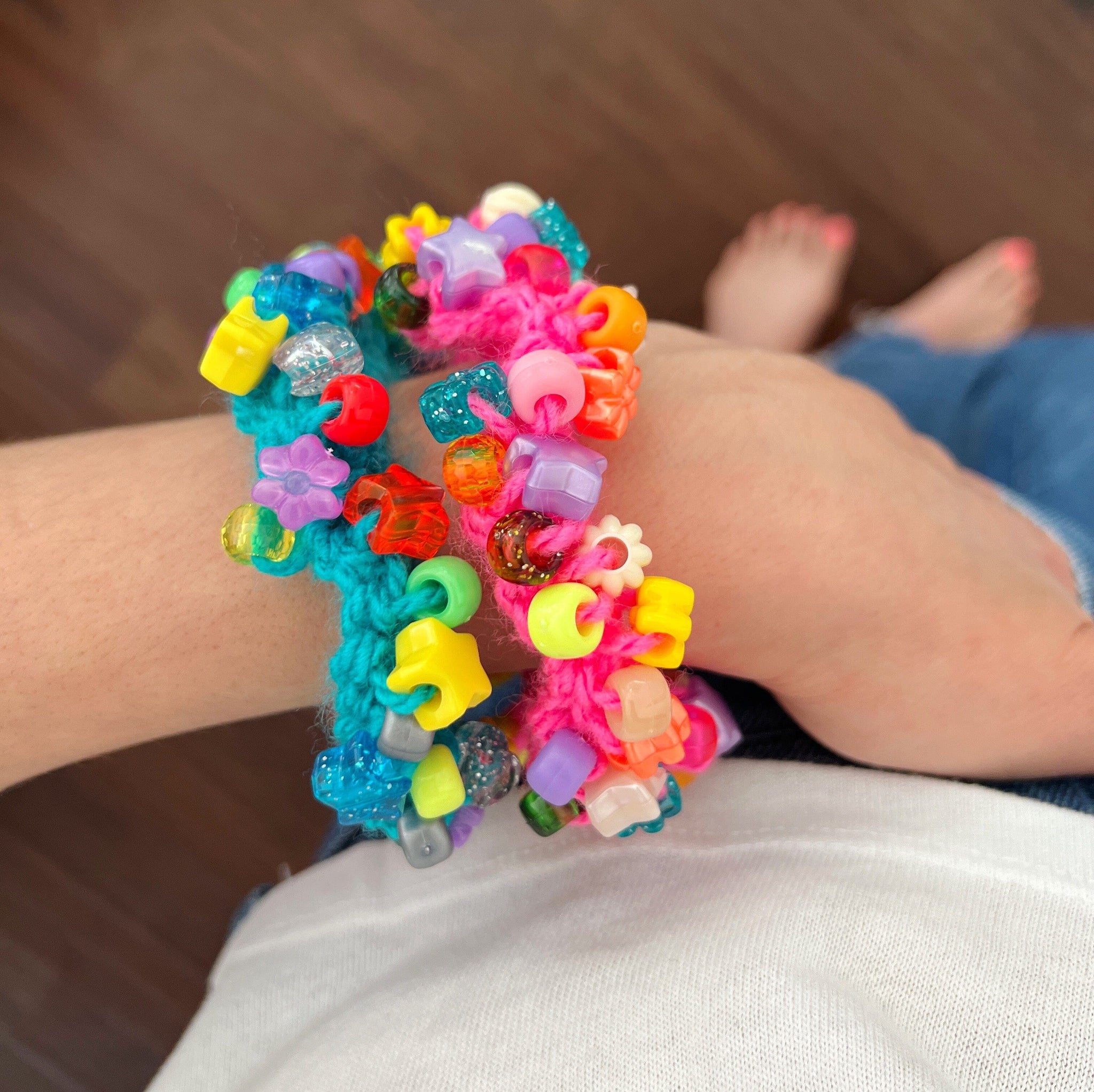 Crochet Scrunchie DIY Kit – The Neon Tea Party